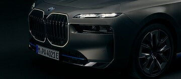 Crystal headlights in the new BMW i7 | BMW.com