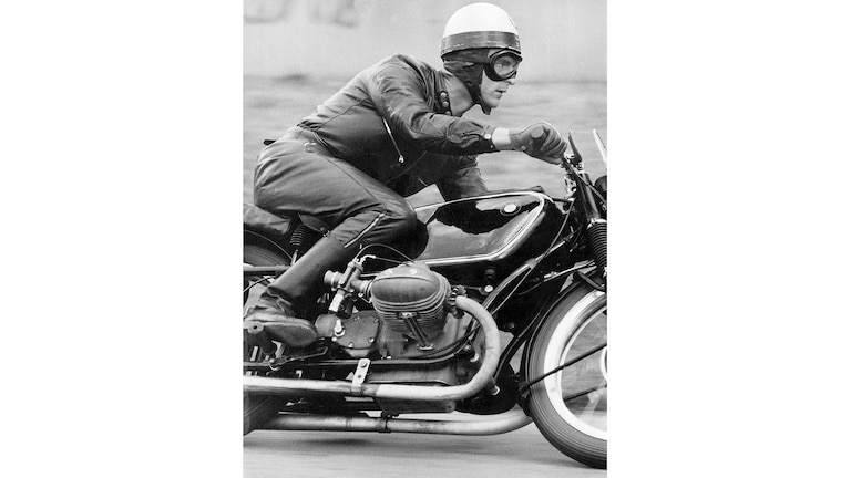 Why a BMW is also known as a “beamer” or “bimmer” | BMW.com