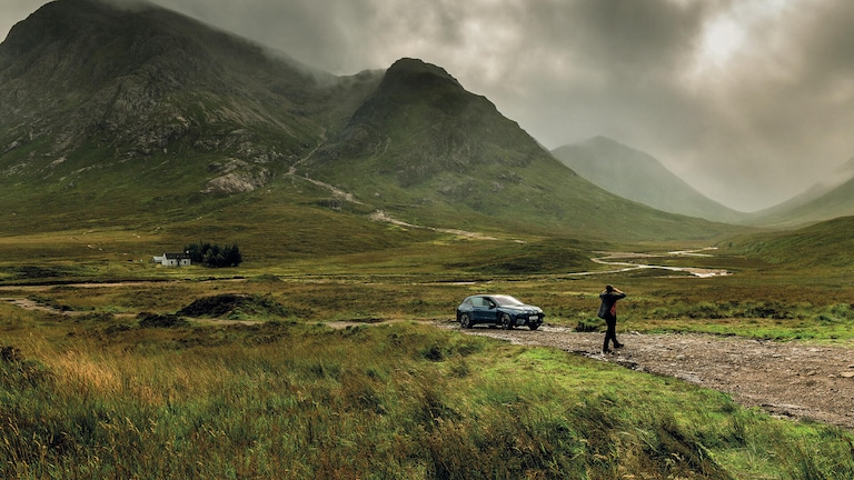 Steve McCurry: con el BMW iX en las Highlands de Escocia