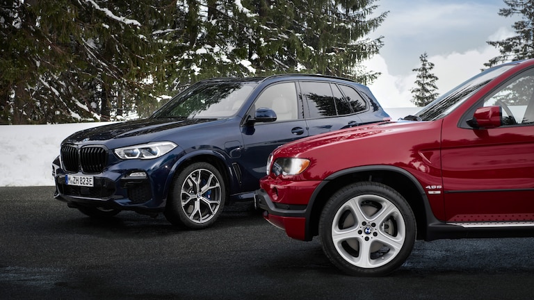 BMW X5 generations: A BMW youngtimer meets its progeny | BMW.com