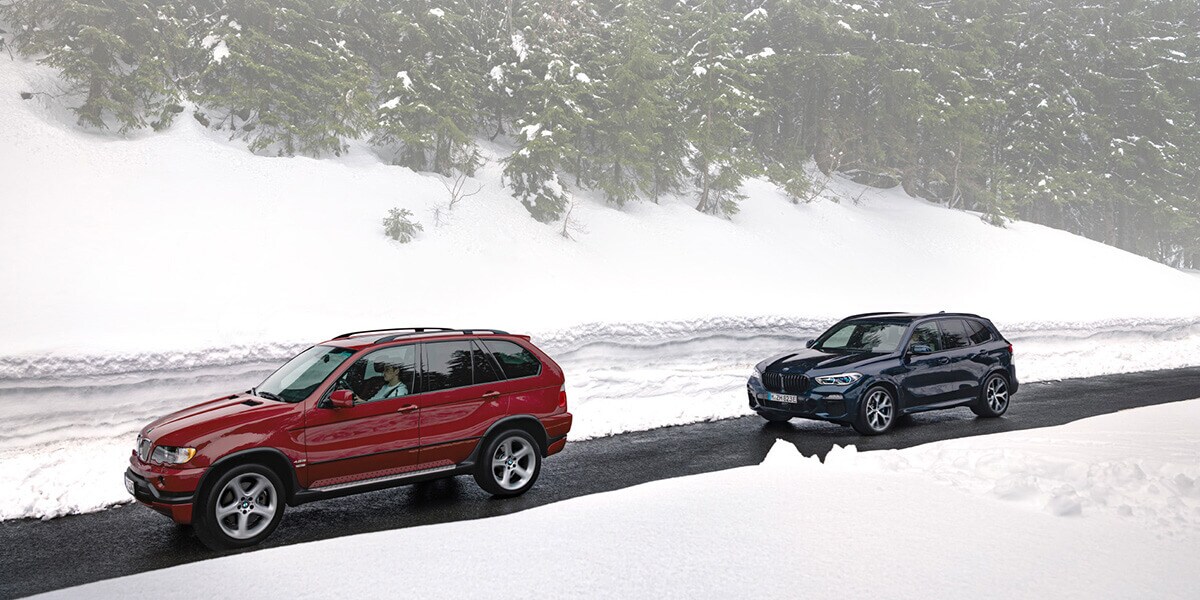 BMW X5 generations: A BMW youngtimer meets its progeny | BMW.com