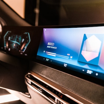 BMW’s new iX: A new era of driving experience | BMW.com