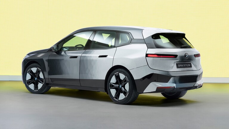 BMW at CES 2022. The BMW iX Flow featuring E Ink.